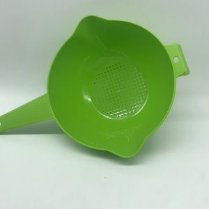 Tupperware | Kitchen | Tupperware Super Strainer 2 Liter | Poshmark